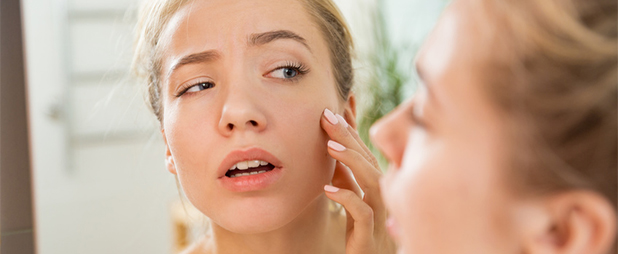 Psoriasis visage : Quels symptômes et comment le traiter